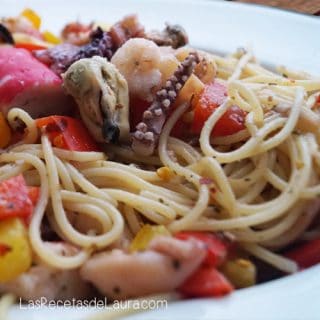 SPAGUETI CON MARISCOS RÁPIDO Y SALUDABLE - Las Recetas de Laura