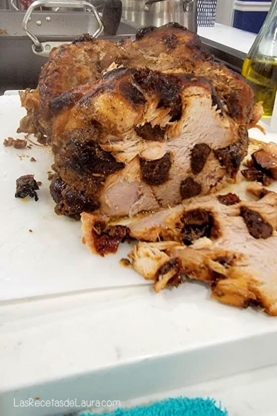 Pierna de Cerdo Mechada con Ciruelas