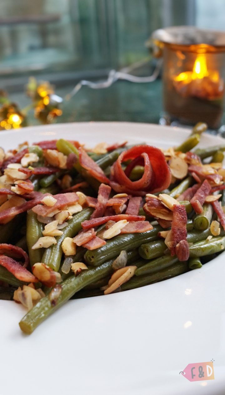 Ejotes Salteados con Tocino y Almendras