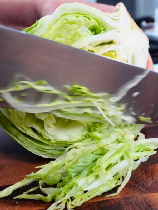 Cómo picar la lechuga y cómo mantenerla fresca y crujiente!