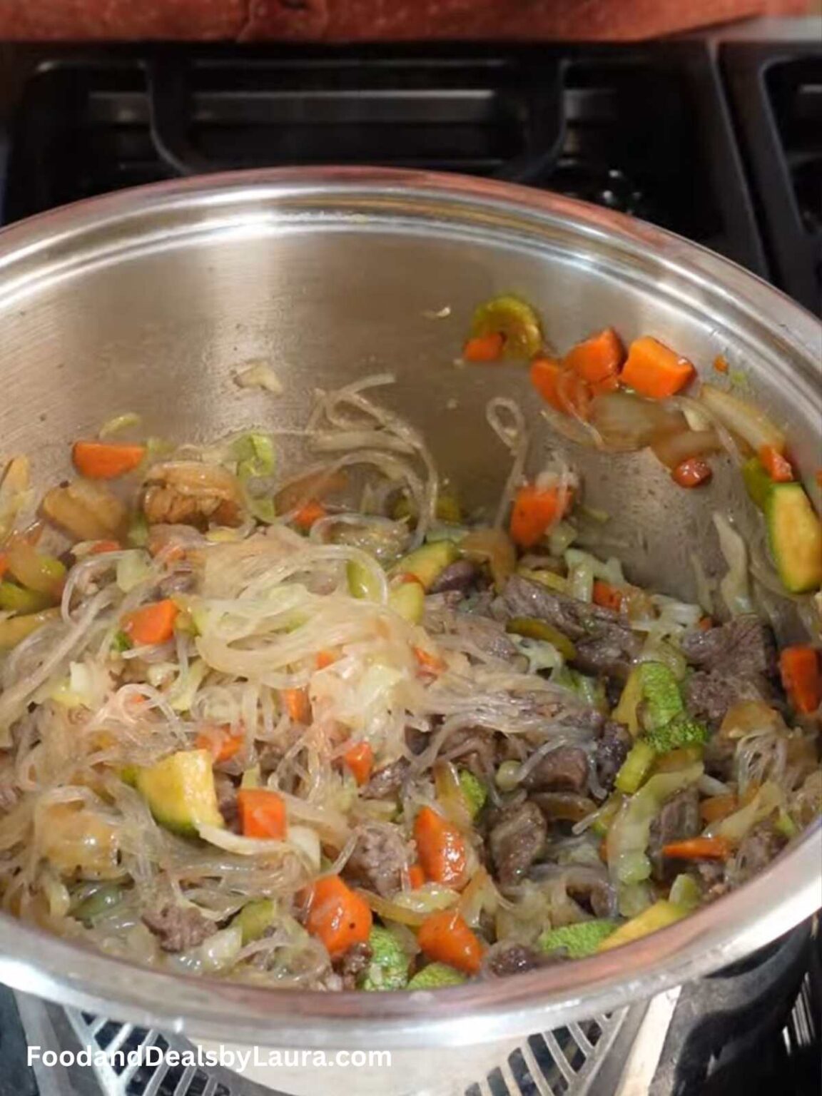 Cómo hacer fideos chinos con carne y verduras paso a paso